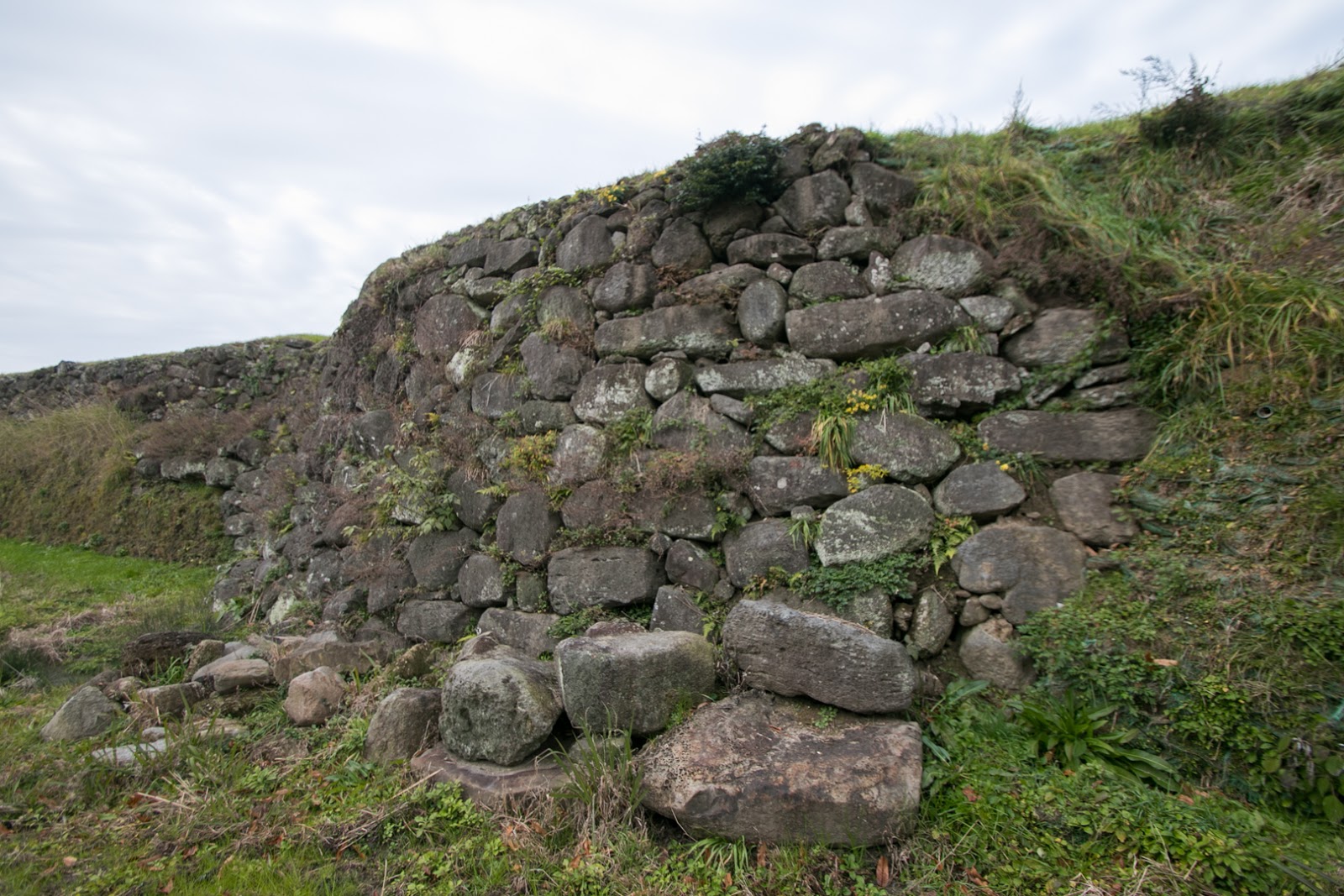 Hinoe Castle -Majestic castle of pious Christian lord- | Ken's Storage ...