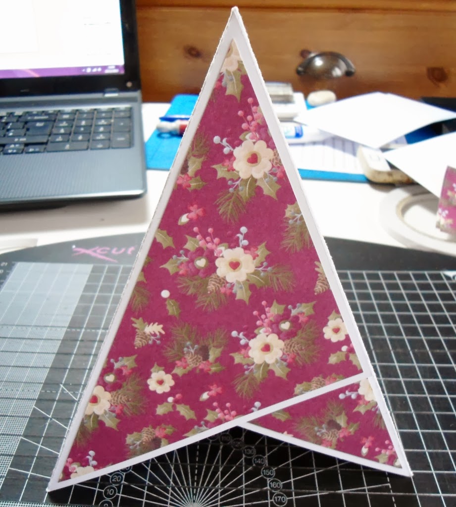 Tutorials: 3D Triangle (Teepee) Card