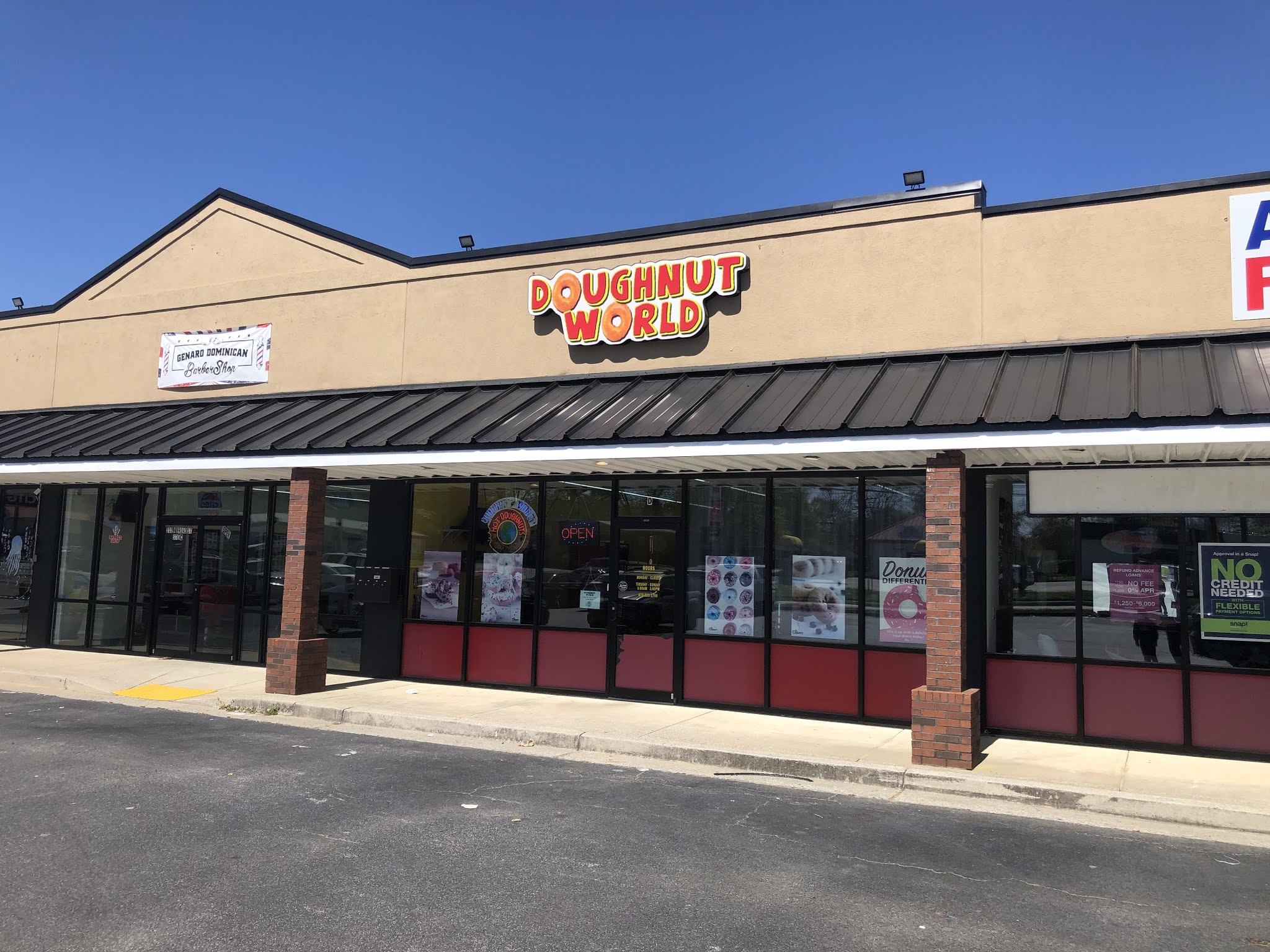 PIG OUT SPOTS: Doughnut World (Winder, GA)