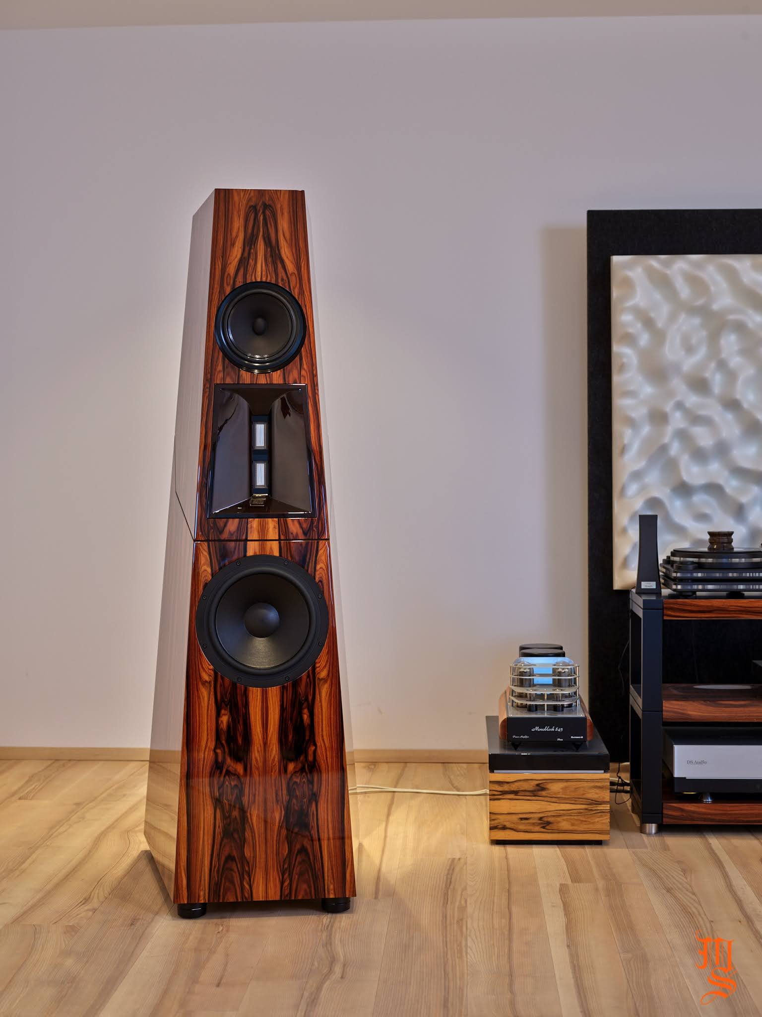 KAISER ACOUSTICS GRANDE PHOTOS – M & S | Ultimate High-Fidelity