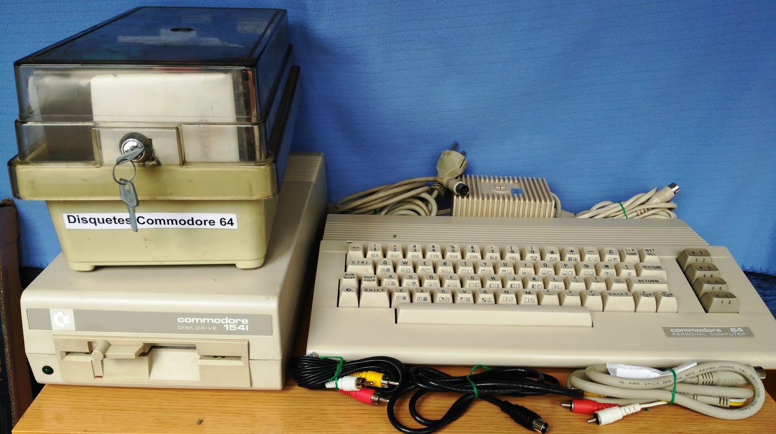 Retro Ordenadores Orty: Commodore 64C (1986) (placa base primer diseño)