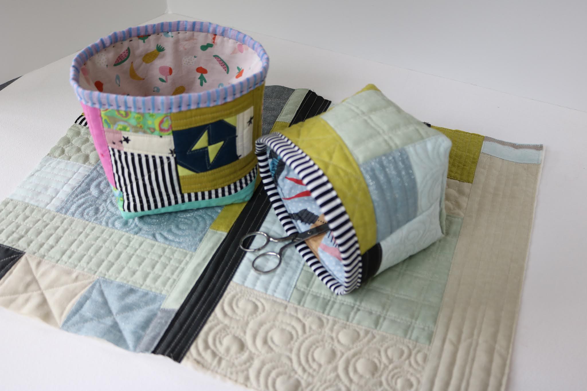 TIA CURTIS QUILTS: The Best Quilted Bucket Tutorial