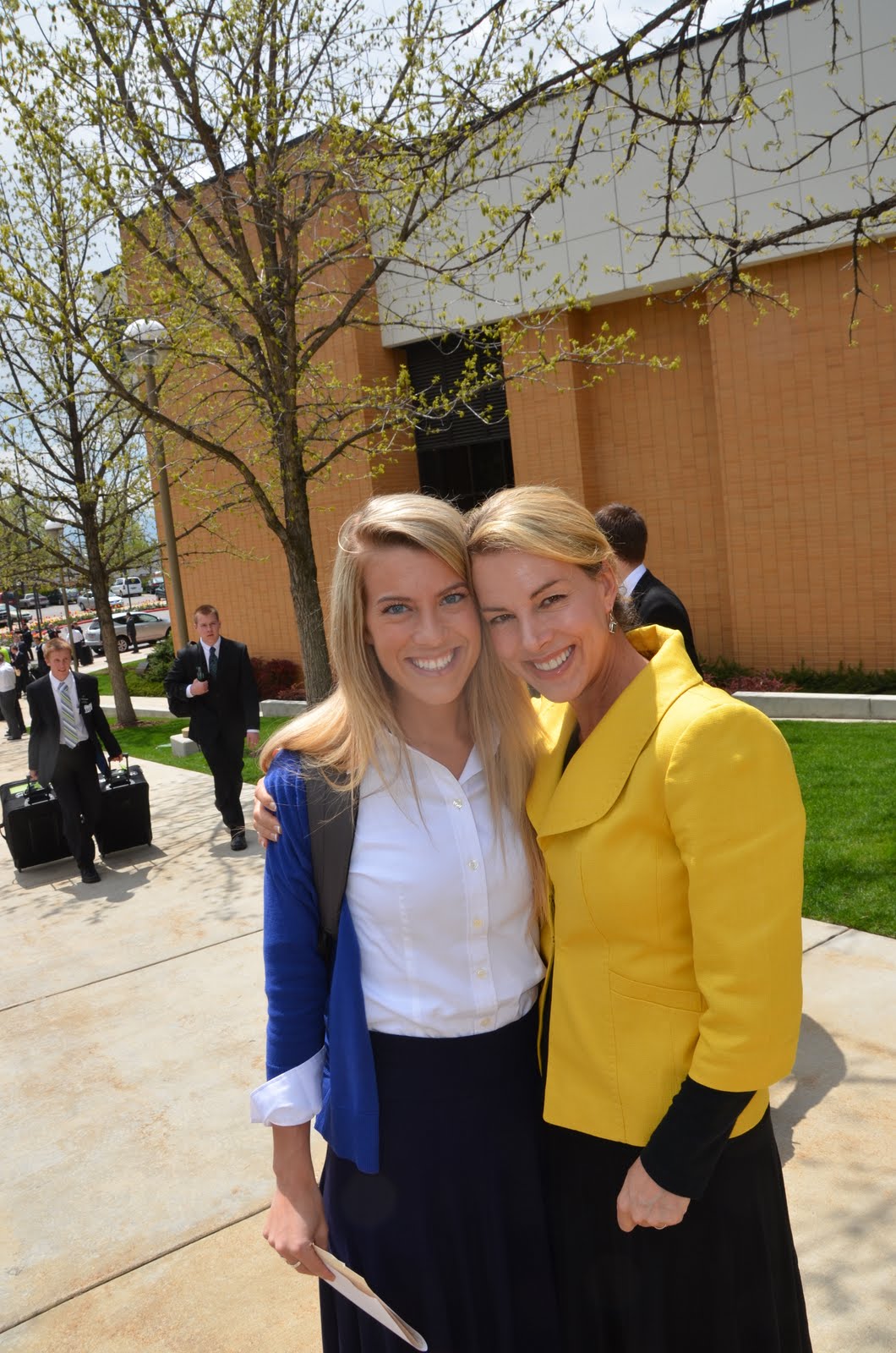 Sister Kate Lovell England Manchester Mission: Kate arrives at the ...