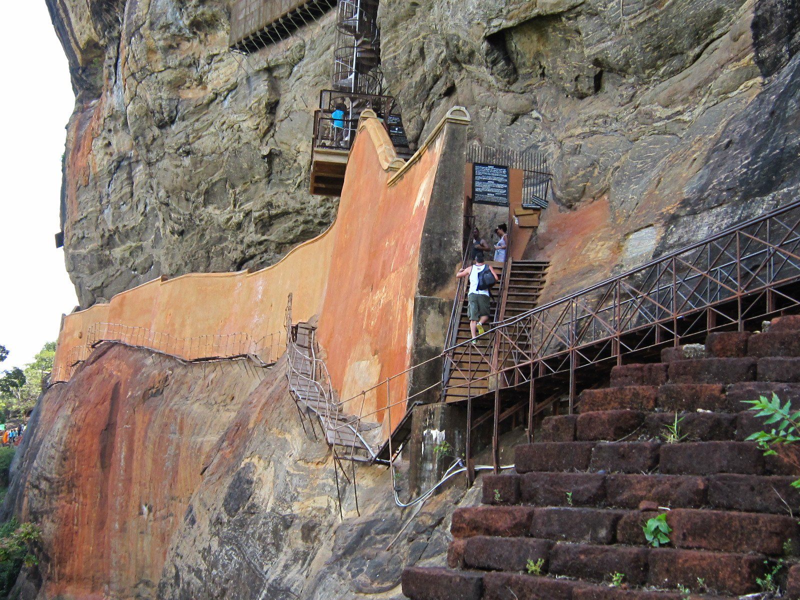 kawadjan: Climbing Sigiriya
