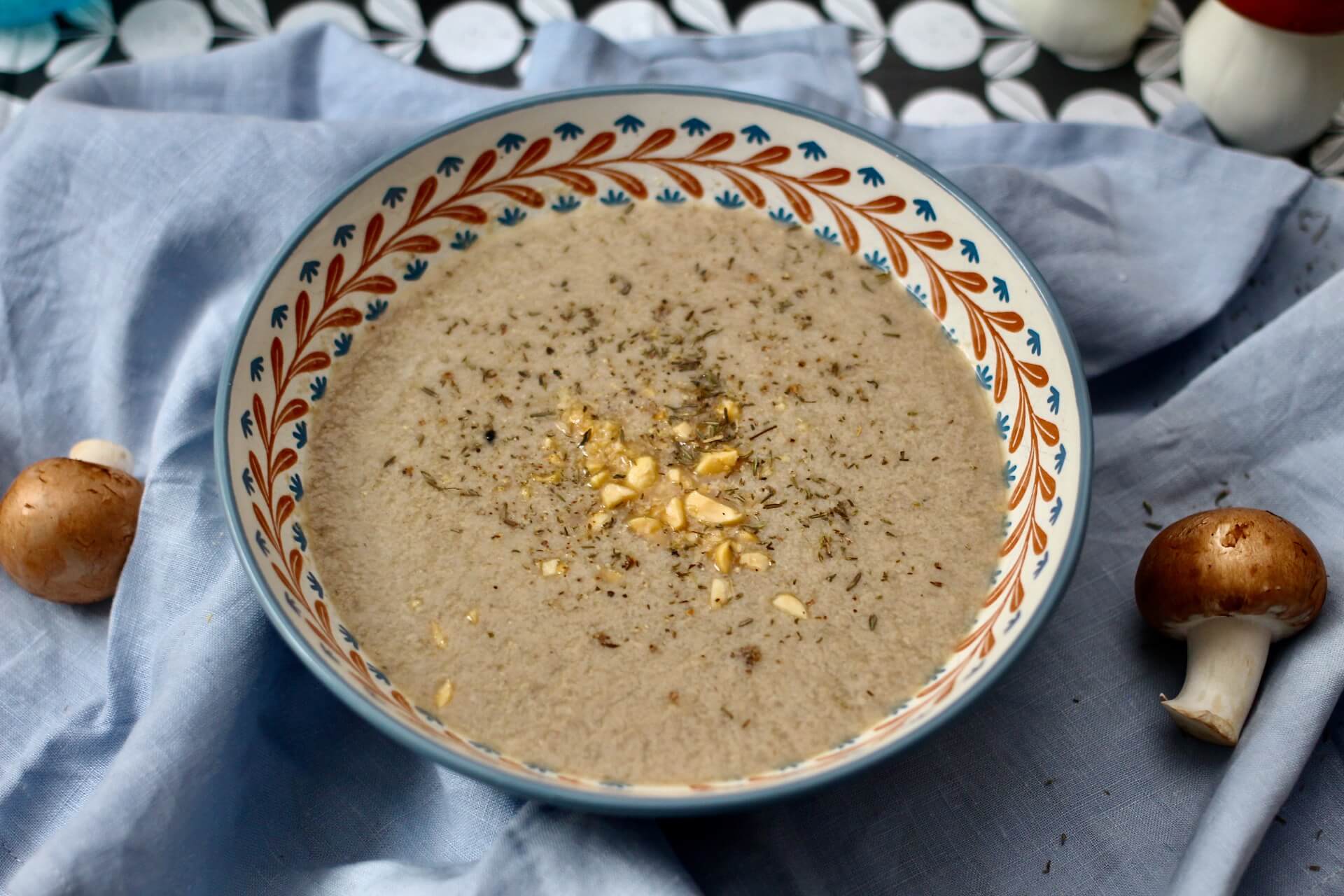 HOME OF HAPPY: WÜRZIGE CHAMPIGNONCREME-SUPPE