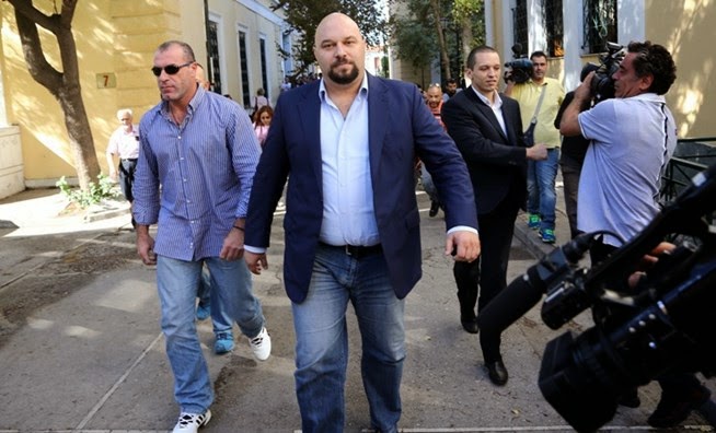 ΤΑ 'ΧΩΣΕ ΤΟ ΘΩΡΗΚΤΟ Ο ΠΑΝΑΓΙΩΤΑΡΟΣ ΣΤΗΝ ΒΟΥΛΗ... ΚΑΙ Ο ΚΕΓΚΕΡΟΓΛΟΥ ...