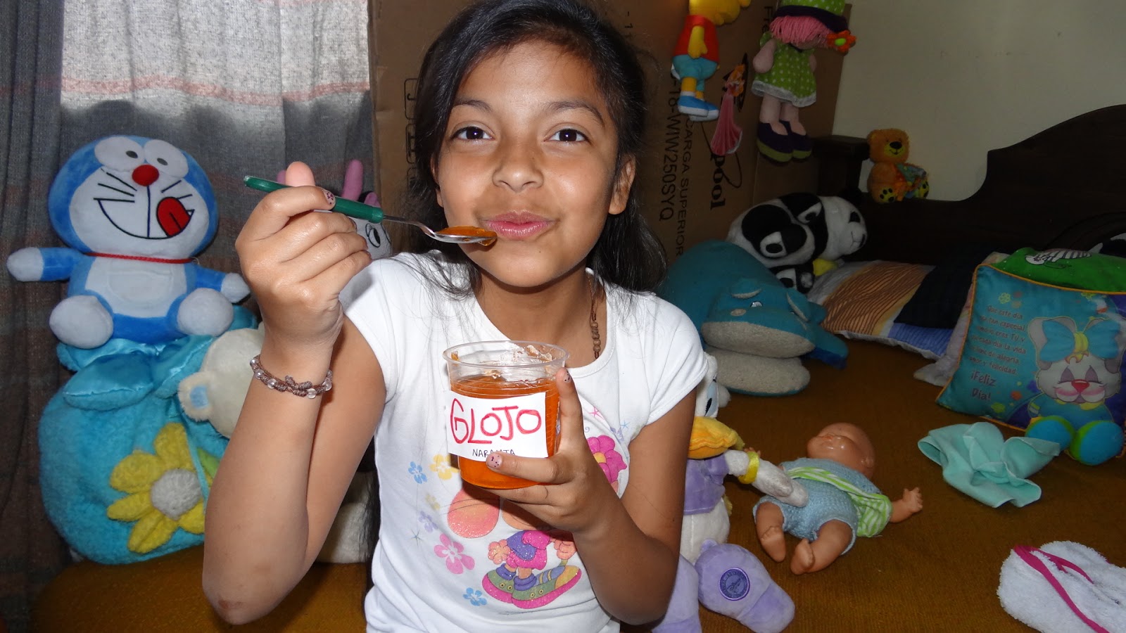 GELATINA GLOJO : Niños Comiendo Gelatina GLOJO