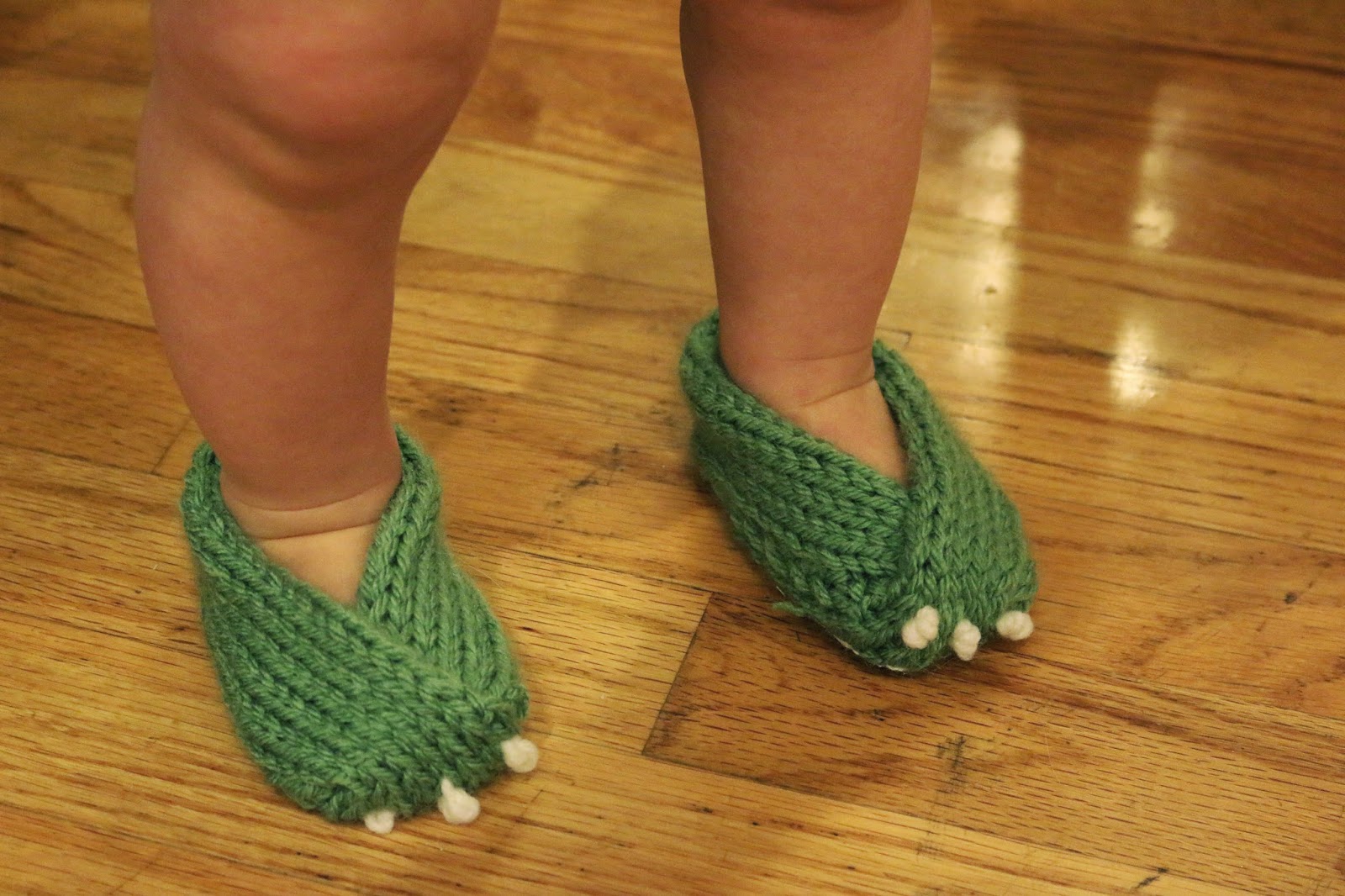 ChemKnits: No Button Clawed Feet for Halloween