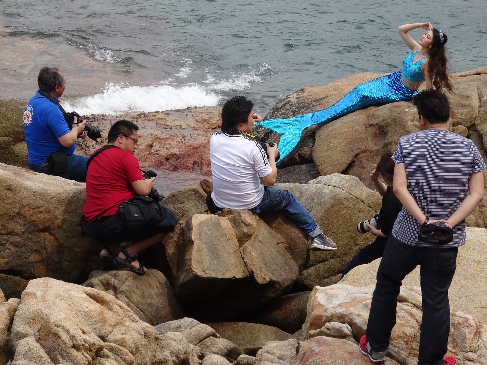 WEBS OF SIGNIFICANCE: Fake mermaids, pseudo-models and their admirers ...