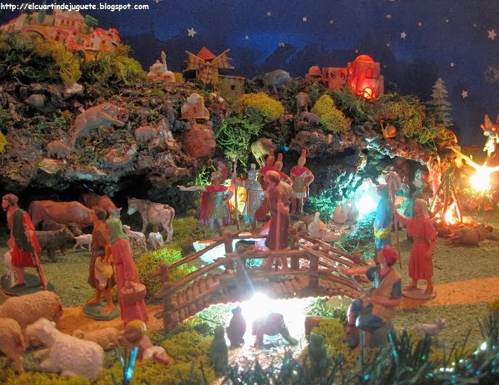 El cuartin de juguete: Nacimiento con luces y figuras Pech