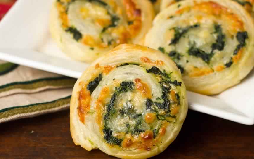 Cheesy Spinach Pinwheels - New Kitchen Book