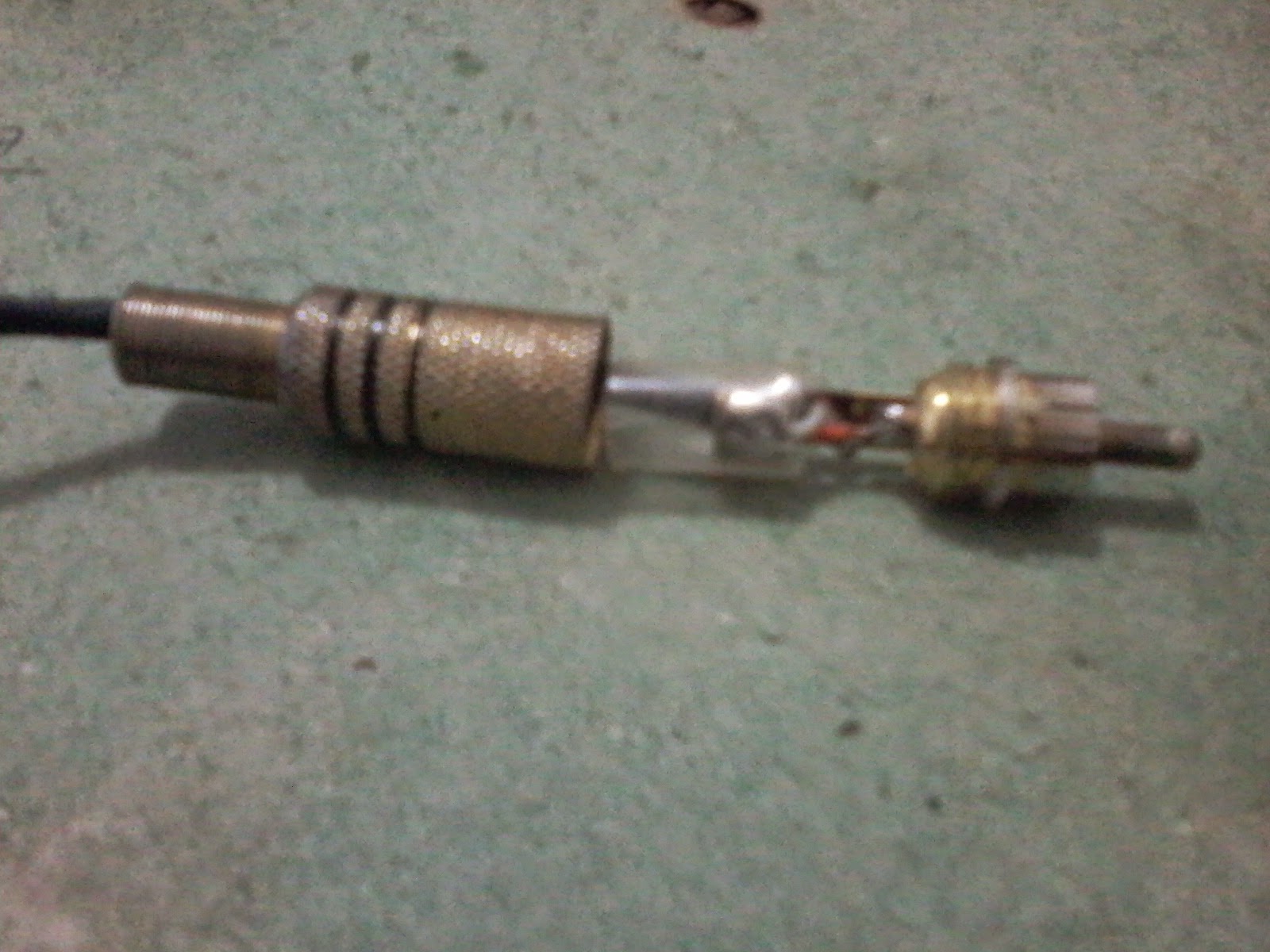 Menyolder Komponen Jack Kabel Audio dengan Solder Listrik