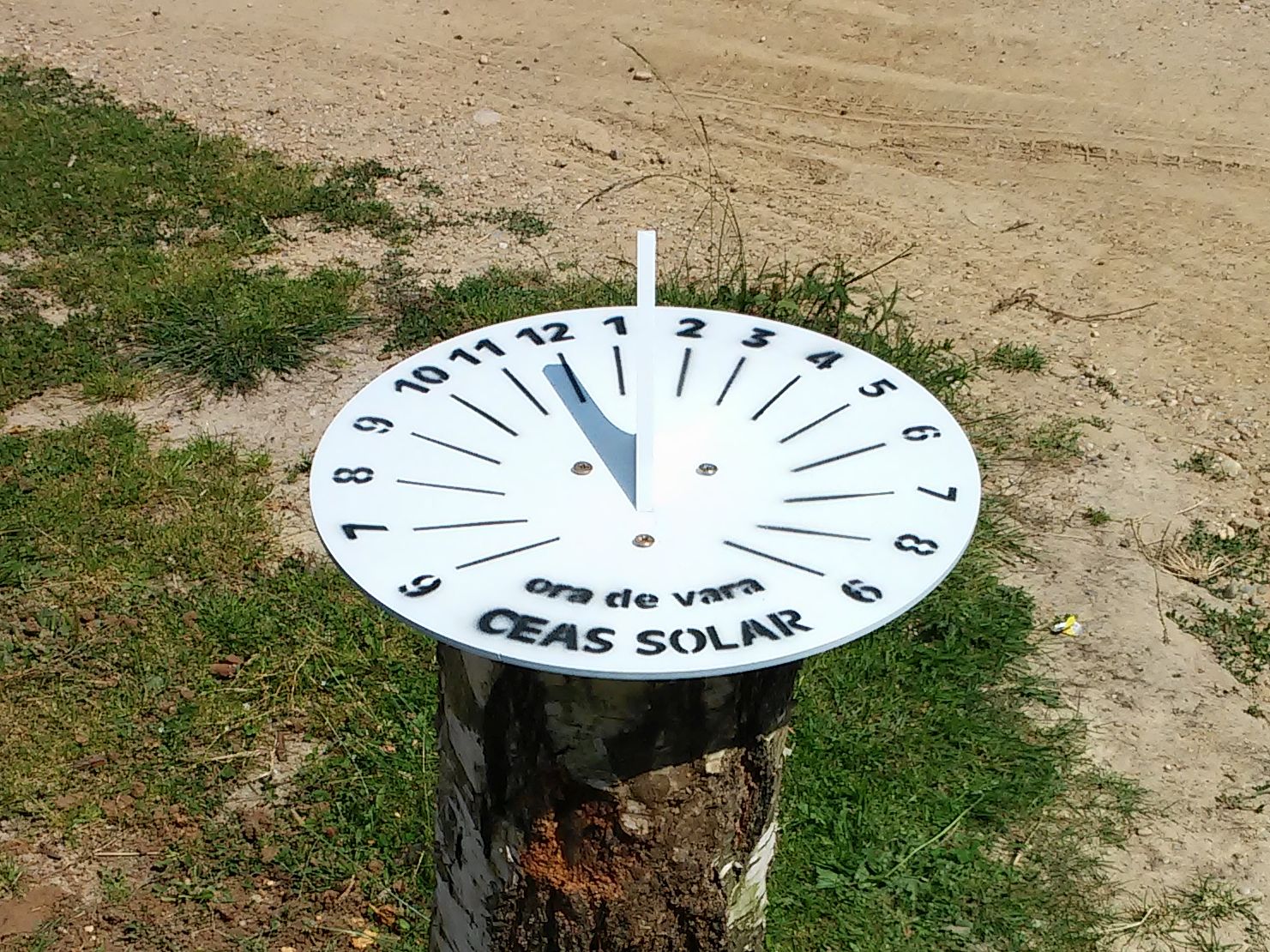 Cercul de stele: Ceas solar la Moara de Vânt