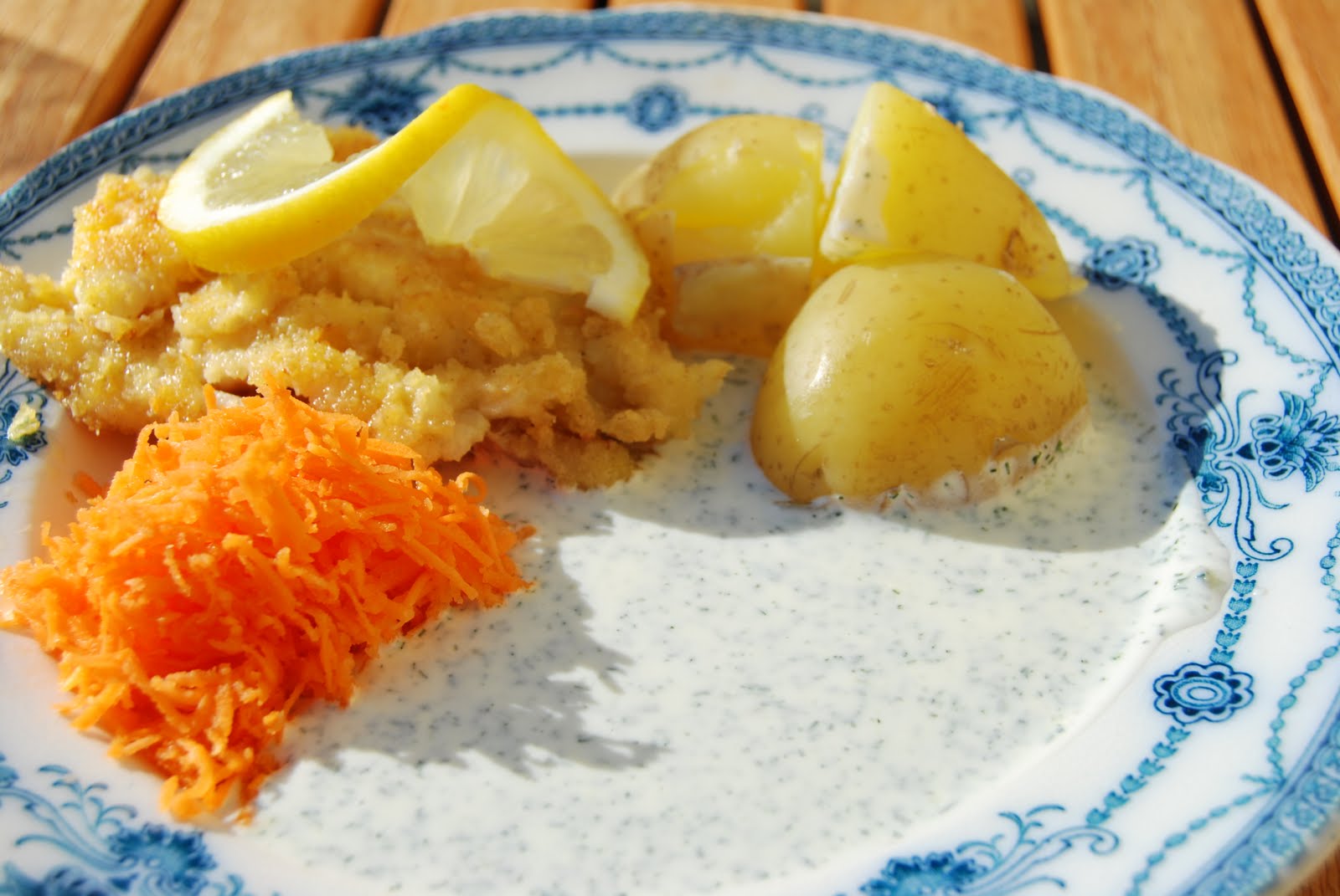 Köket i Gula Huset: Panerad torskfilé med potatis och kall dillsås