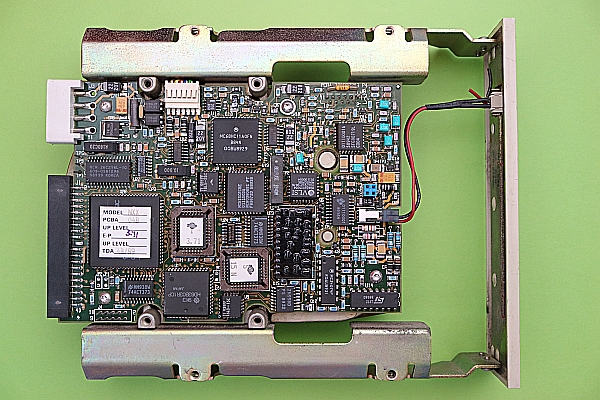 BugWorkShop - 甲蟲工作室: MiniScribe 8051A 42MB 硬碟機（Hard Disk Drive）拆解（一）