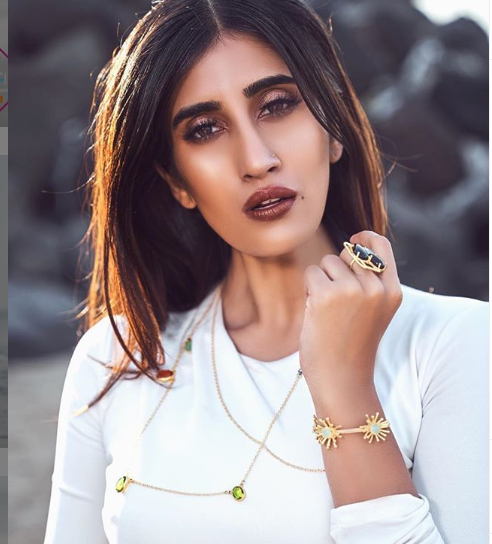 Akasa Singh Wiki – Songs – Albums- Biography – Age – Height – Weight ...