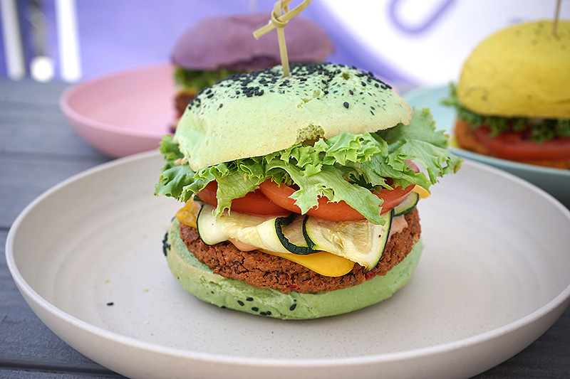 Italy's vegan burger chain flower burger is now open in Los Angeles ...