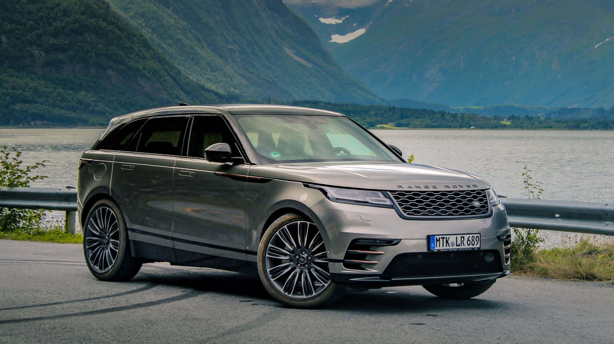 Range Rover Velar Pop Up Door handles, Unique Isn't It