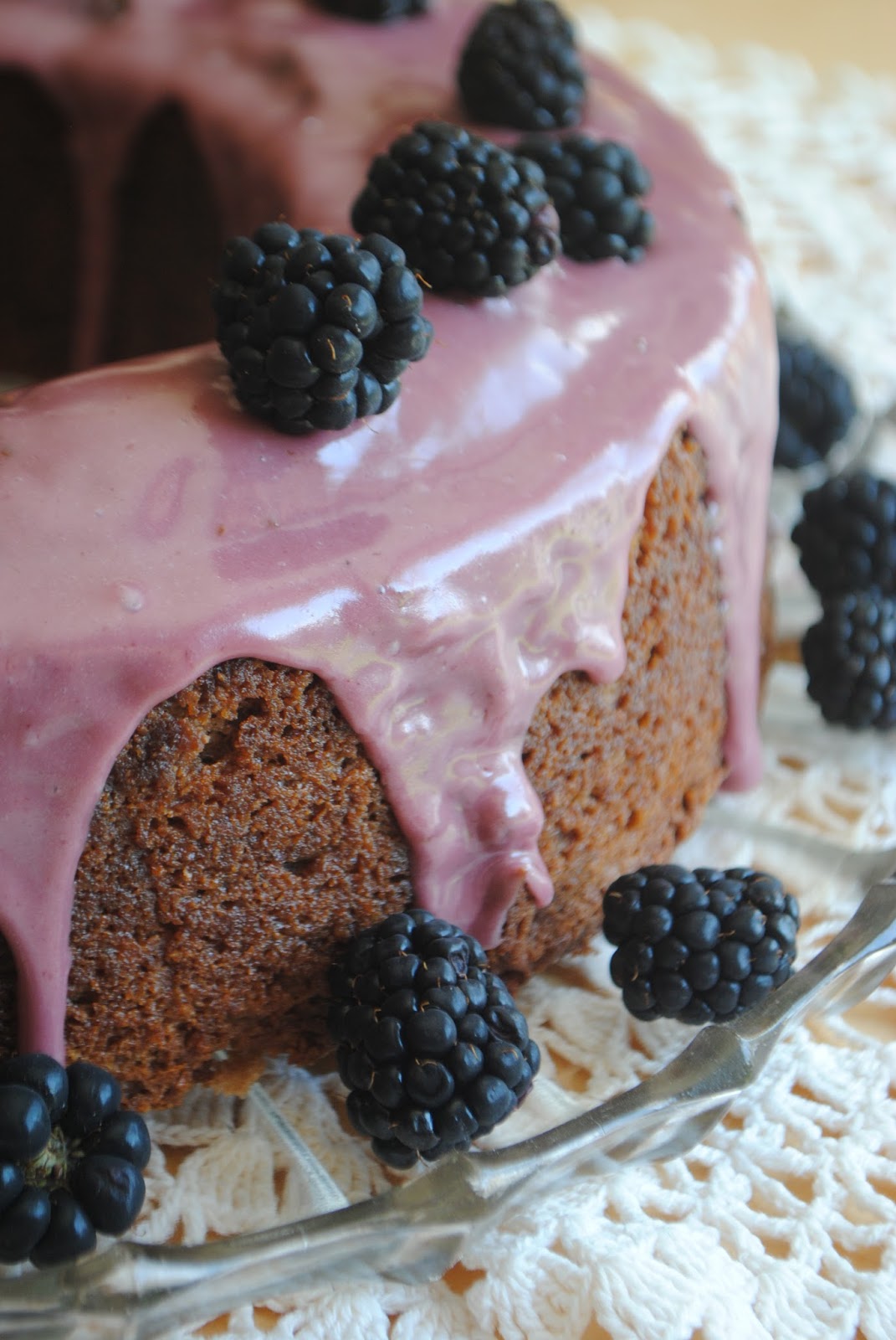 Lori's Lipsmacking Goodness: BLACKBERRY CAKE