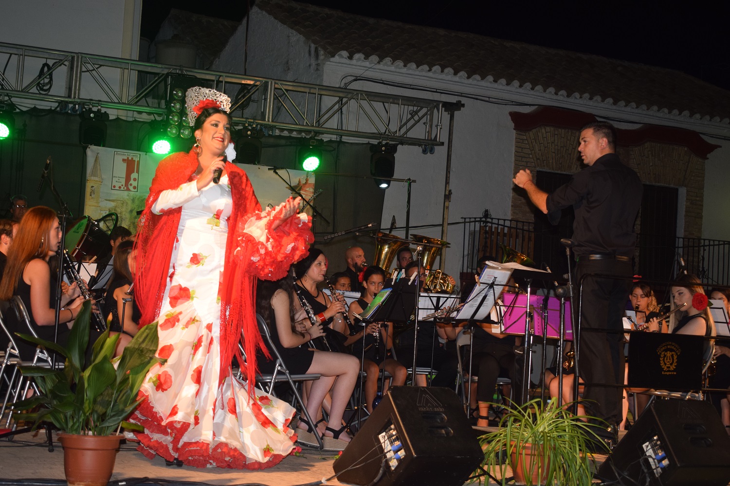 LOPERA DIGITAL: La Plaza de la Constitución de Lopera acogió un ...