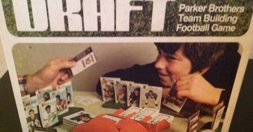 Pro Football Journal Presents: Memorabilia: Pro Draft Board Game