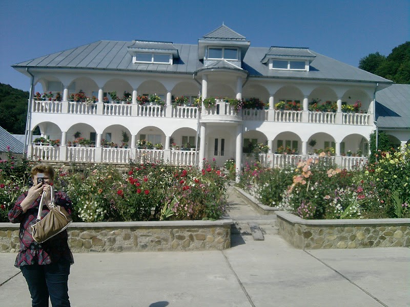 DIN SUFLET PENTRU SUFLET: Manastirea Musunoaiele (de calugari)