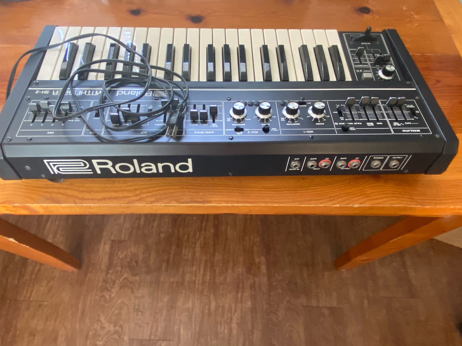 MATRIXSYNTH: Roland SH-2 Synthesizer
