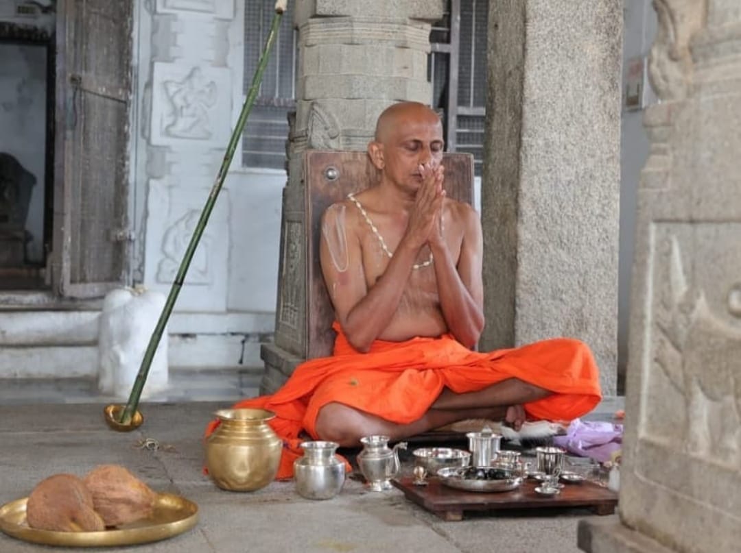 madhwa yati: sujayanidhi teertharu matha sripadaraja mutt present ...