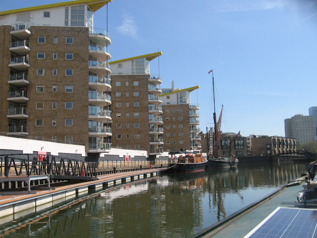 Boatlife: Cruising Aboard NB Valerie: The Lee and Stort Navigation: The ...