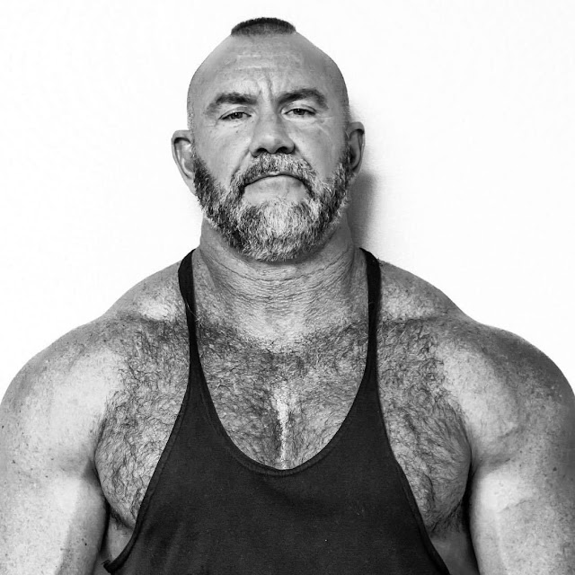 Muscle Lover: Thom Austin