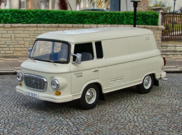 CRUISER - Clásicos en escala 1/43 (1:43 Classics): BARKAS B1000 VAN (1990)