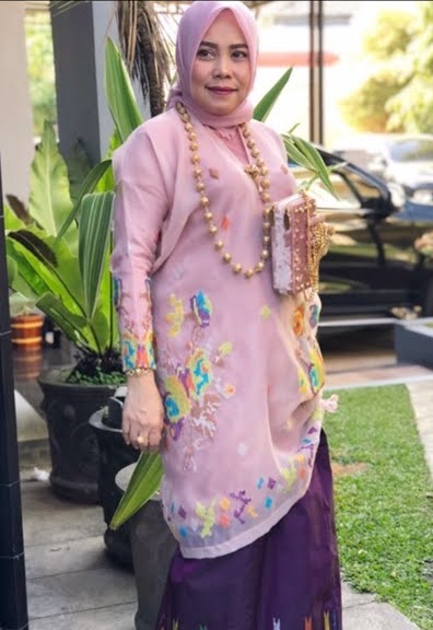 √45+ Model Jilbab Modern Untuk Kebaya Terbaru 2022 - MODEL KEBAYA ...