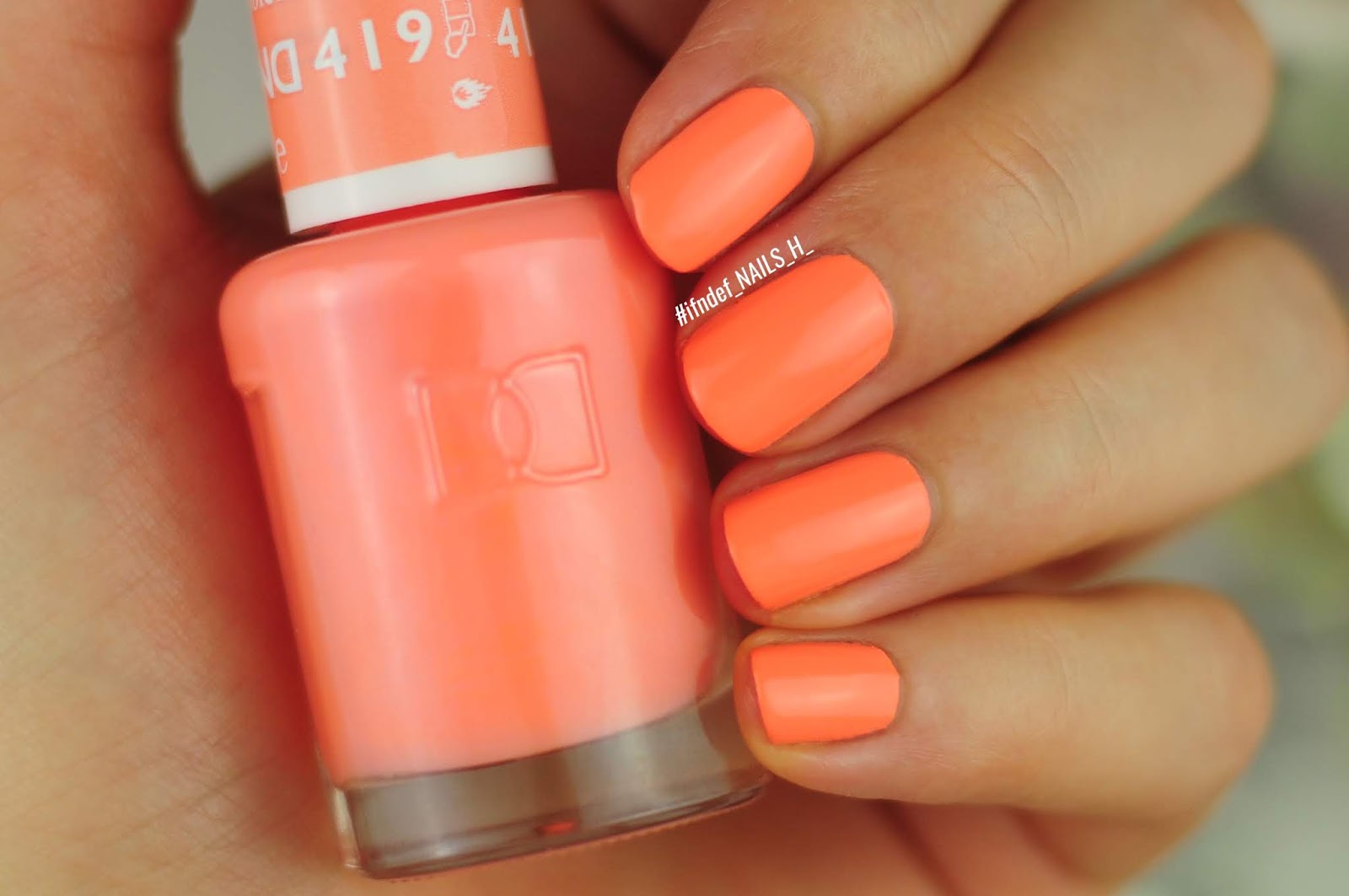 SWATCHES: Daisy DND // 618 Peach Buff & 419 Havin' Cabbler | nailPointer*