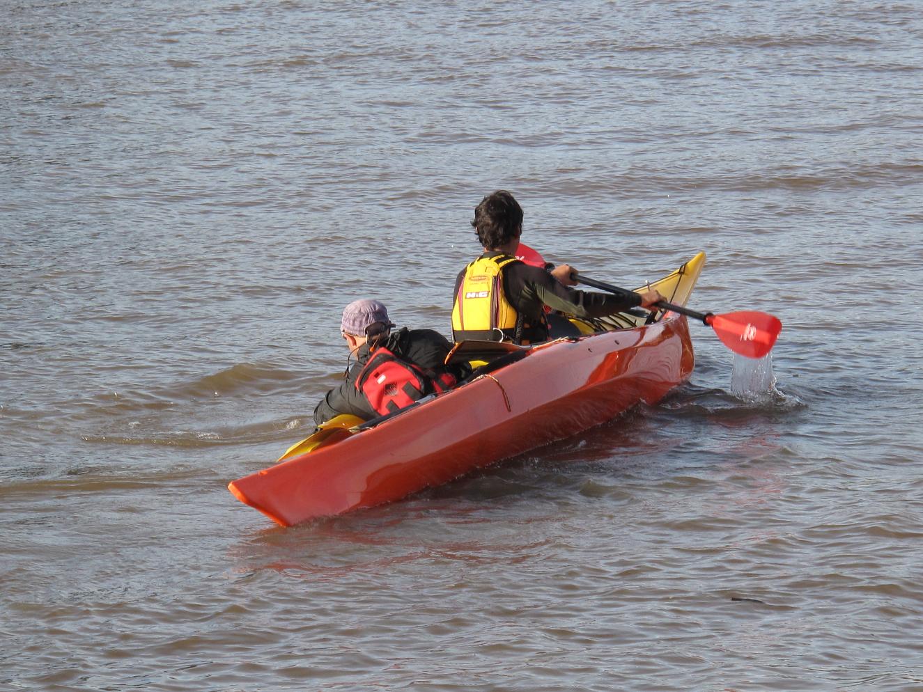 Eskapa Kayakismo de Travesía: Remolques en kayak