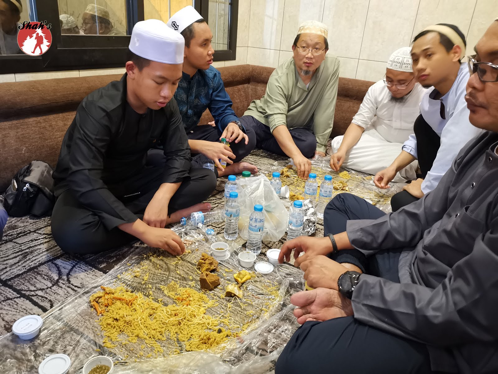 Shah's Travel Diary: Umrah 2019 | Part 22 | Madinah | Ma'azim Nasi Unta ...