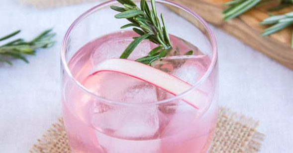 RHUBARB AND GINGER GIN RECIPE #healthydrink #recipe