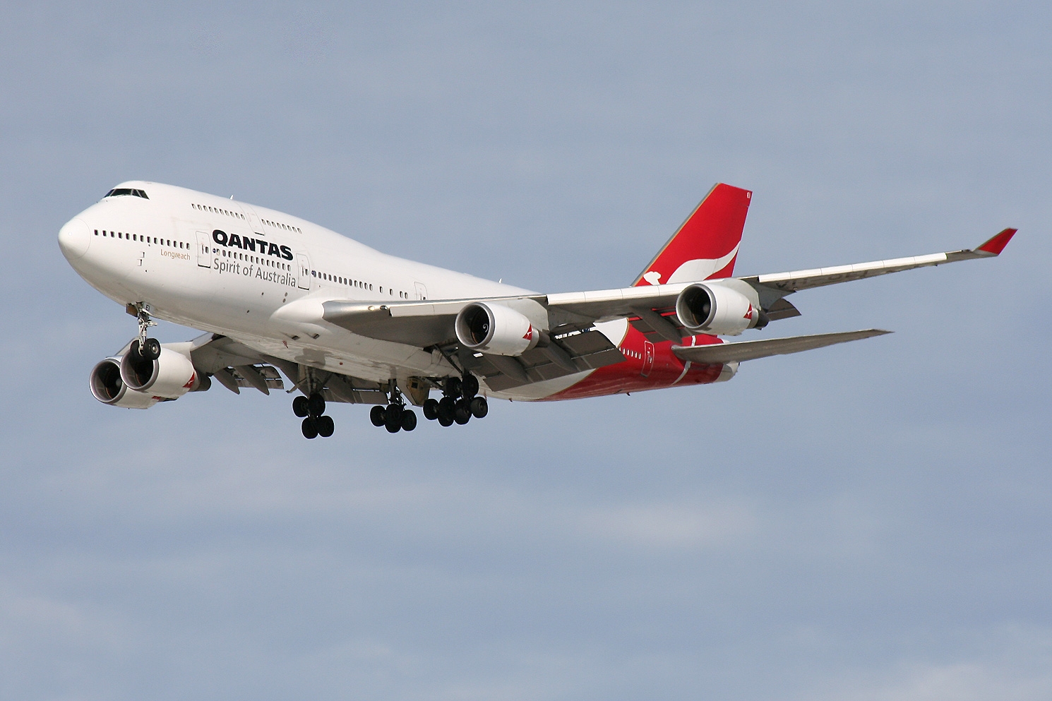 Perth Airport Spotter's Blog: QF 63 B747-438 (ER) VH-OEI precautionary ...