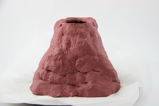 make ourselves creatively: Make a mini Volcano