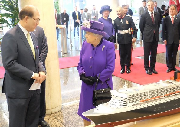 Queen Elizabeth visits the International Maritime Organization