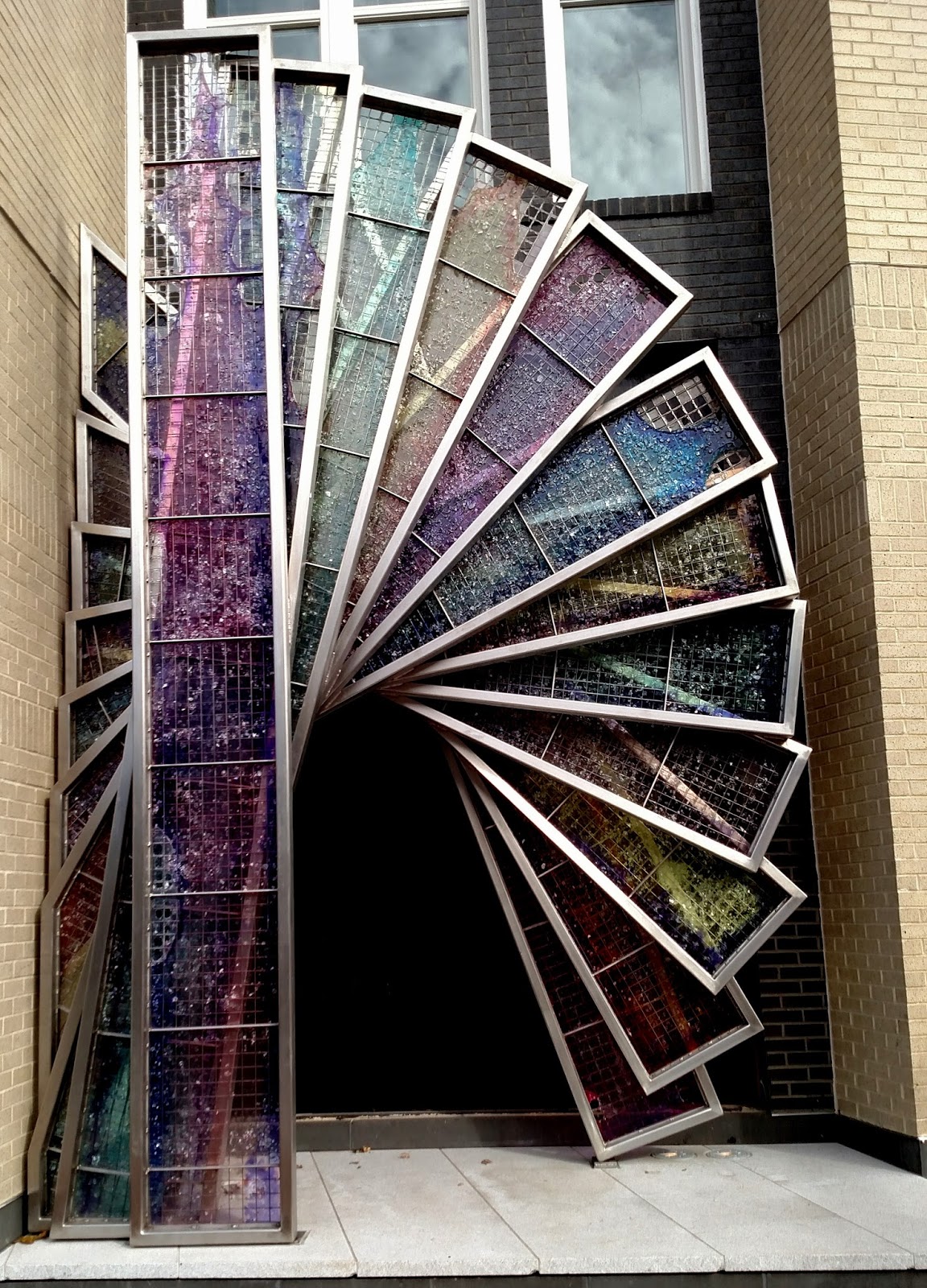 The Mathematical Tourist: Fan Glass