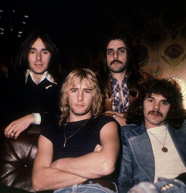 Electric Buffalo: STATUS QUO LIVE 1977