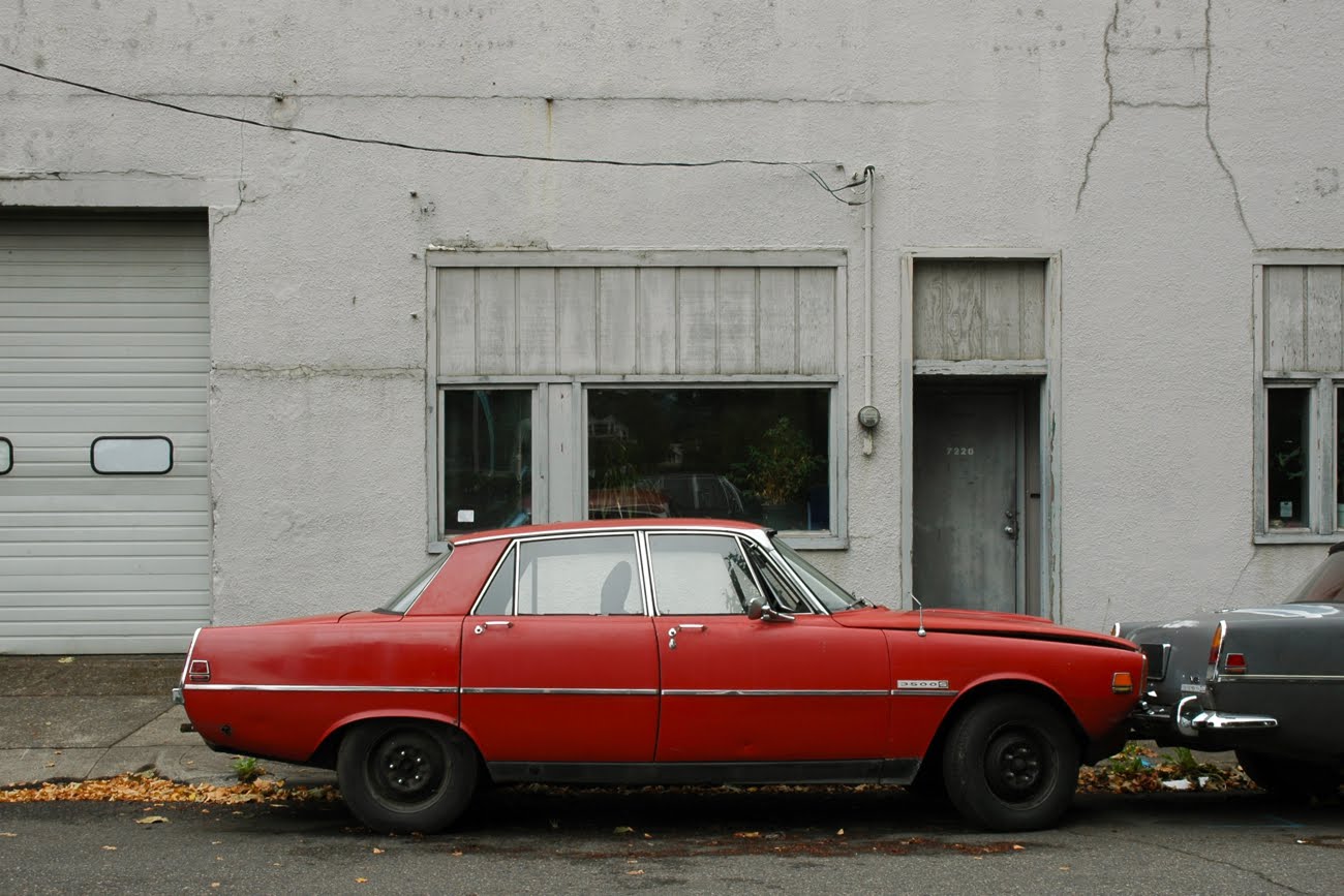 OLD PARKED CARS.: 1970 Rover 3500S, #2.