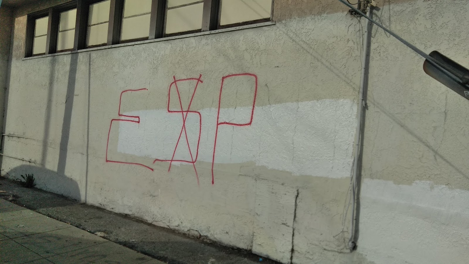 blood gangs graffiti: Elm street piru ( ESP , compton )