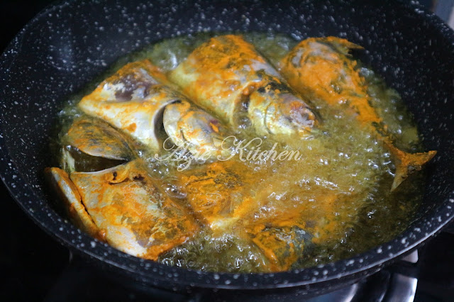 Ikan Selar Sambal Berlado Mudah dan Sedap - Azie Kitchen