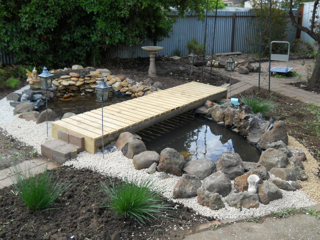 Col's Place in the Corner: Pond update....stage 3