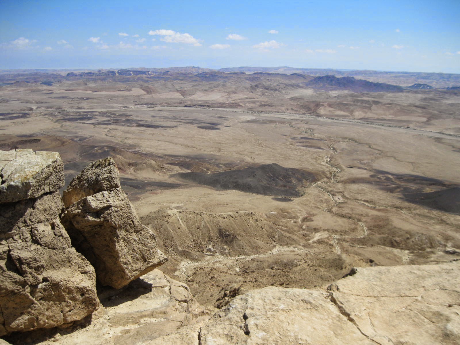 Jerusalem Hills daily photo: Makhtesh Ramon in the desert
