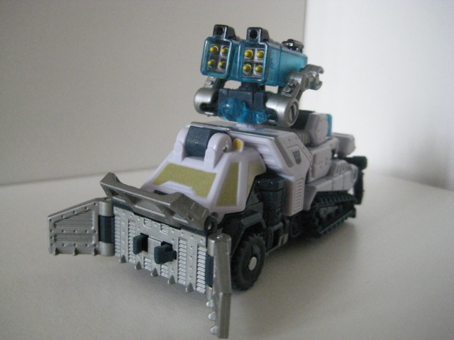 ChCse's blog: Toy Review: Transformers PCC Icepick w/ Chainclaw