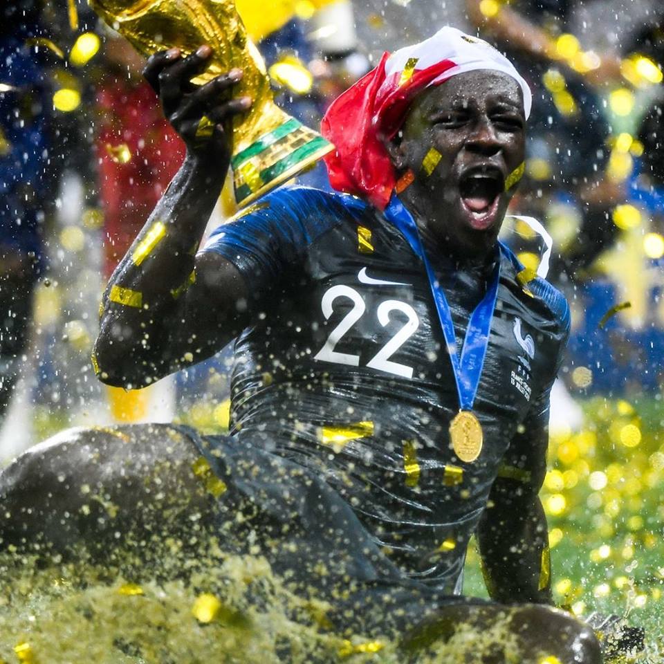 Campeões Na Rússia 2018 Mendy é O 1ª Campeão Na Rússia 2018 A Levantar