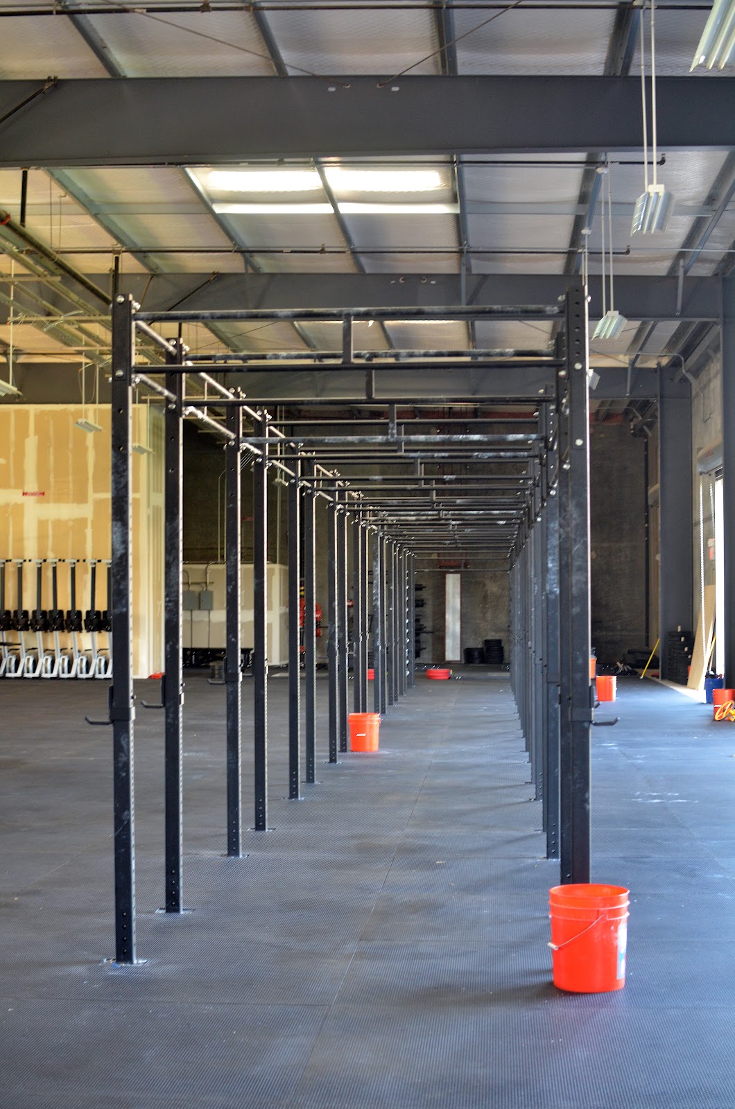 Jes' CrossFit Blog: CrossFit Ewa Beach - New Spot!
