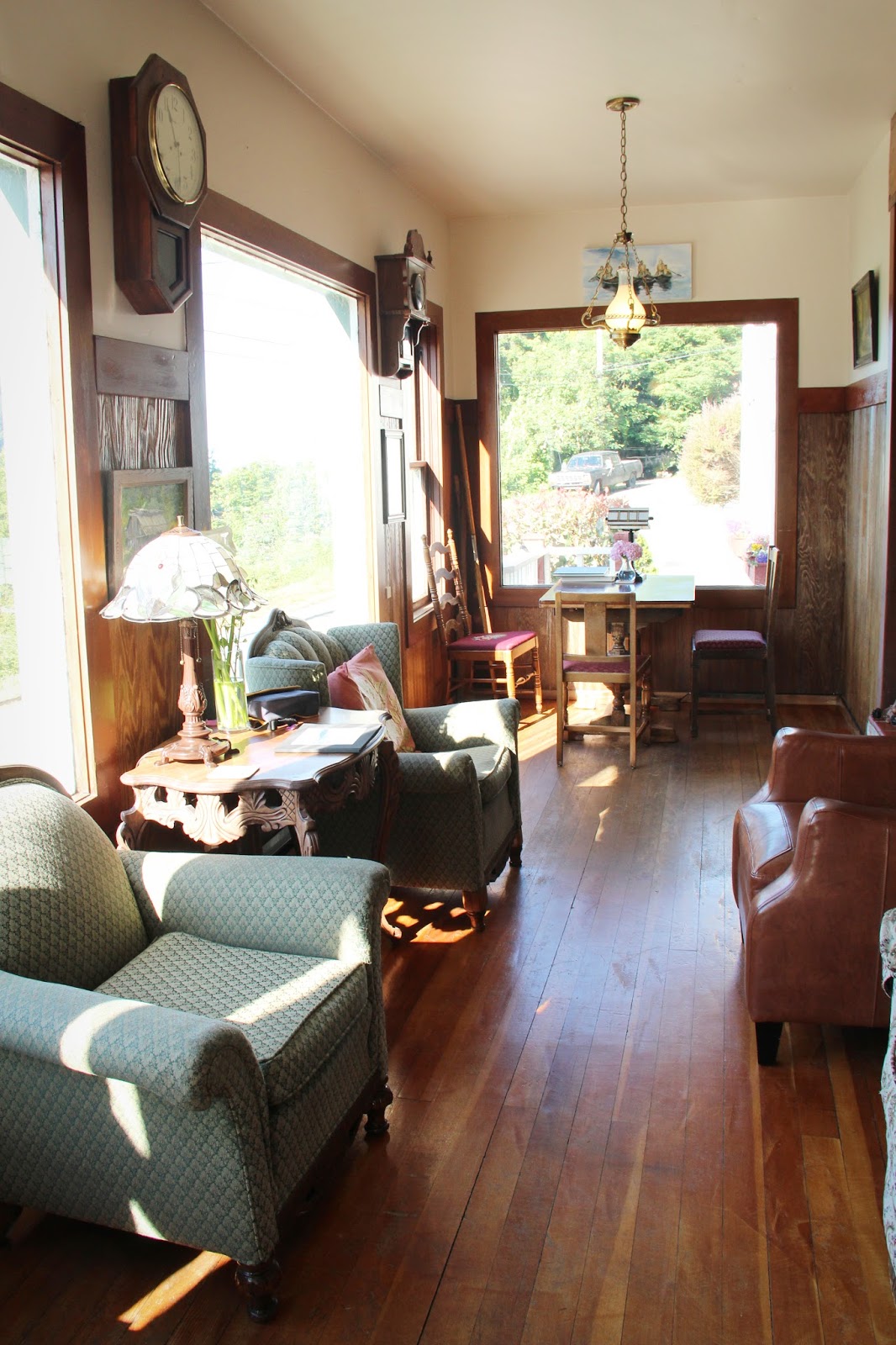 The Lovely Red Fox: Review: The Historic Requa Inn, Klamath CA